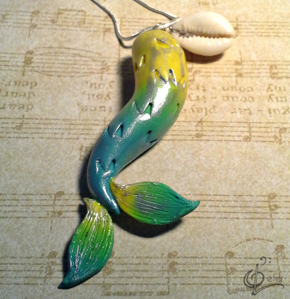 Polymer Clay Ombre Mermaid Tail Necklace - How Clefer - PinkLion