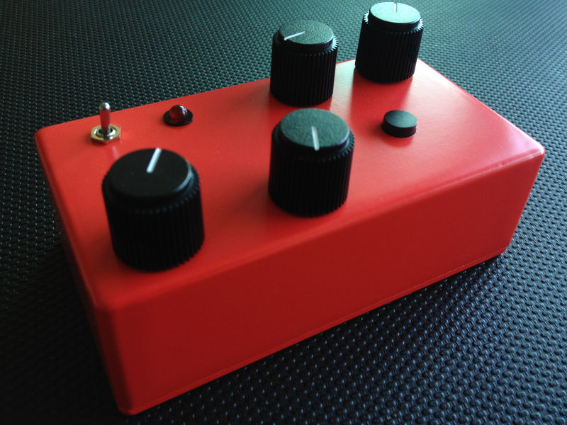 8-Bit Synthesizer - Handmade Electronic Instruments - PinkLion