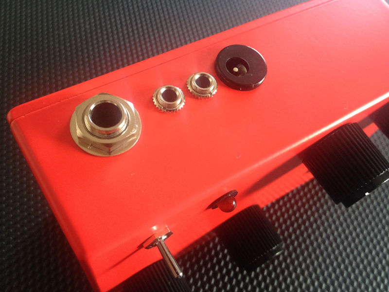 8-Bit Synthesizer - Handmade Electronic Instruments - PinkLion