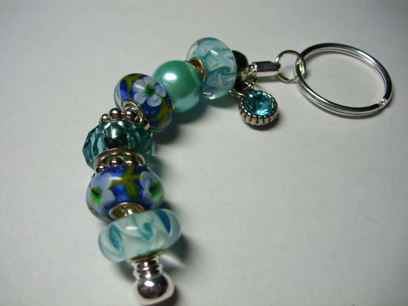 Blue Floral Key Chain - Inspiralicious - PinkLion